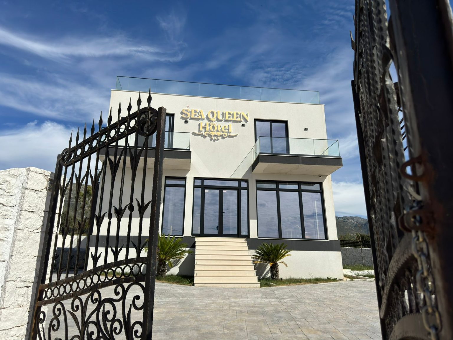 Home - Sea Queen Luxury Hotel